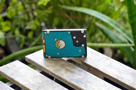 Tipo Giratório De Disco Rígido De 25 Polegadas Vazio No Chão Atualmente Ainda é Amplamente