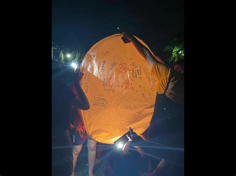 Throwback 中秋佳节快乐！ 拉曼伙食团学长姐学弟妹齐齐庆中秋！祝福大家所祈愿的一一实现😊 素烤 放天灯 提灯笼 看月亮