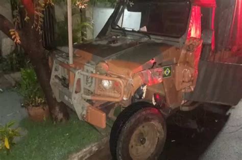 Homem Invade Quartel Do Exército Furta Viatura E Abandona Veículo Após