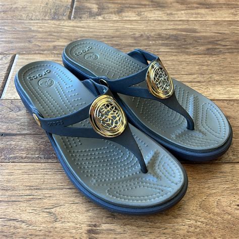 Crocs Sanrah Medallion Flip Flop Thong Sandals Comfor Gem