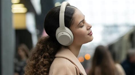 Cách Đeo Tai Nghe Bluetooth Đúng Cách Không Bị Đau Tai Nguyễn Kim Nguyễn Kim Blog