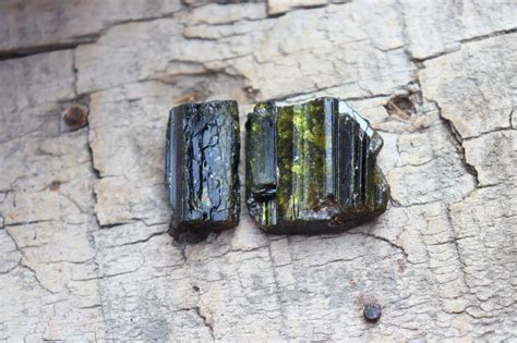 100 Natural Termuli Gemstone Raf Jewellery Making With Customized Size