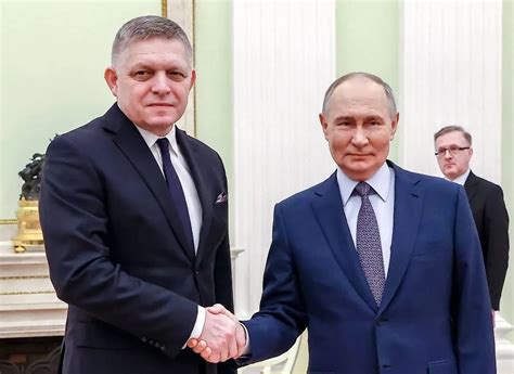 Ушаков Путин обсуждал с Фицо мирные инициативы по Украине