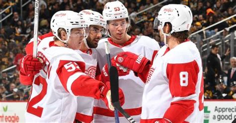 Red Wings Earn Two Points In Griddy 5 4 Comeback Win Over Penguins