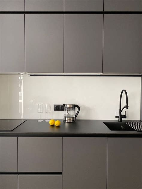 Кухня матовая серая с чёрной столешницей In 2024 Kitchen Design