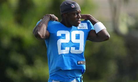 Chargers News Los Angeles Signs 12 Players To Future Contracts