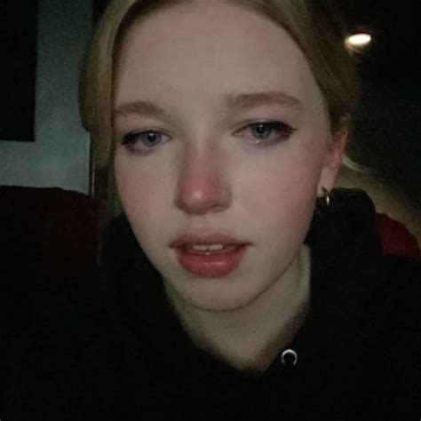 Pin De Shannon En Shay Rudolph Celebridades Fotos De Chicas Lindas Foto