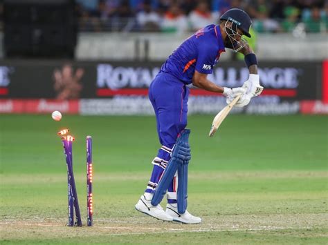 India Vs Pakistan Kl Rahul Dismissed For Duck By Teenaged Pakistani