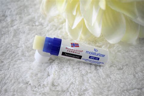 Neutrogena Norwegian Formula Lip Moisturizer Review A Colourless But