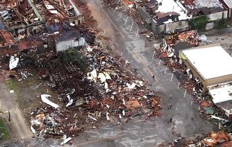 Tornadoes Kill 4 In Oklahoma Leaving Thousands Without Power