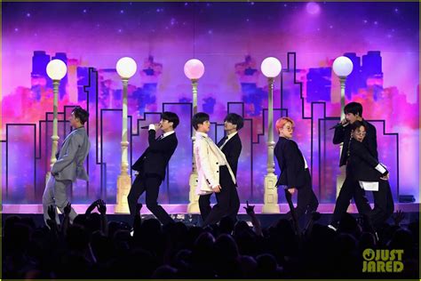 Full Sized Photo Of Bts Bbmas Performance Halsey 2019 14 Photo