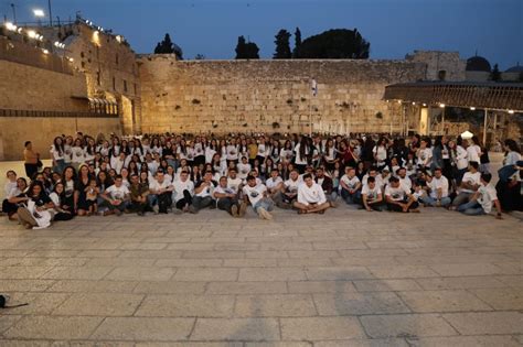 להיותטוביםיותר מייסדתומנכלית אורמיכאל Orit Mark Ettinger 21 Comments