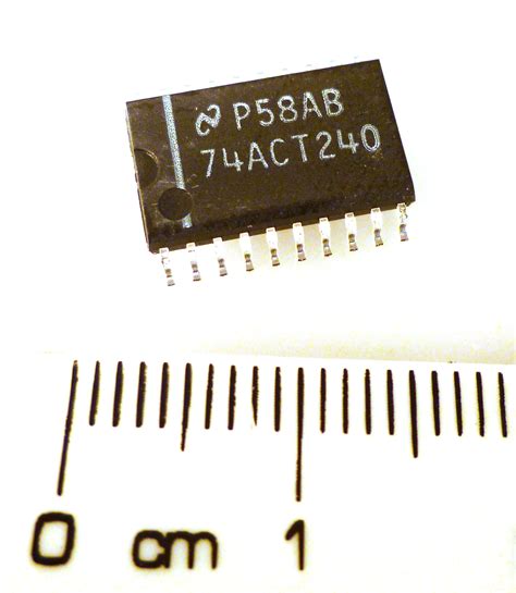 National 74ACT240 Octal Buffer Line Driver 20 Pin SOIC OMS1 11T Rich Electronics