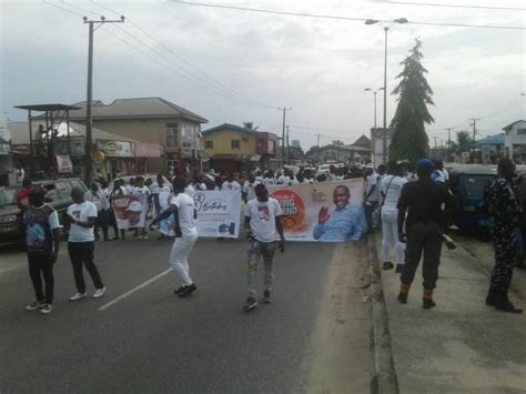 Tompolo Supporters Shut Down Warri Delta State Photos Daily Post