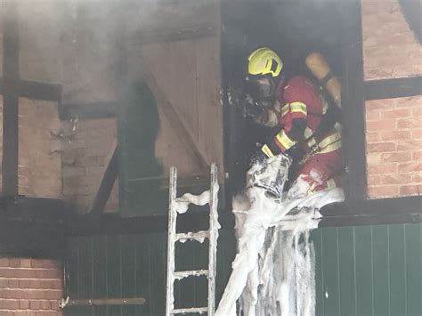 Salzgitter Verheerendes Feuer Eine Person Stirbt News38 De
