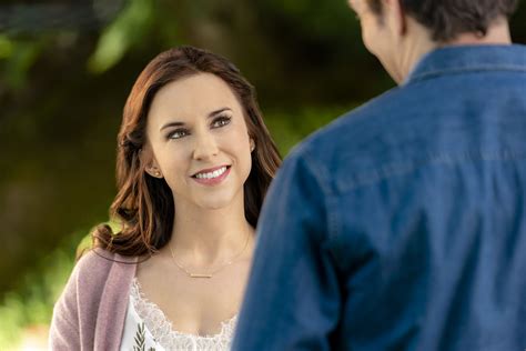 Lacey Chabert Wedding Ring