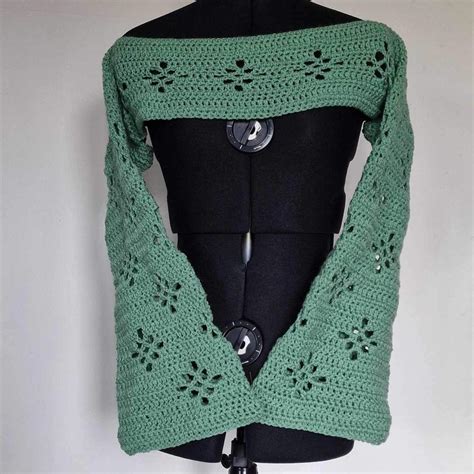 Sage Green Crochet Shrug With Flower Pattern 🖤15 Depop