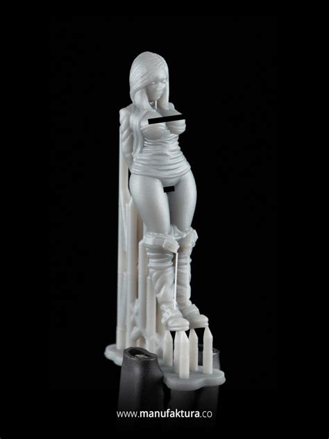 Slave Girl 02 28mm Scale Resin Miniature By Manufaktura Etsy