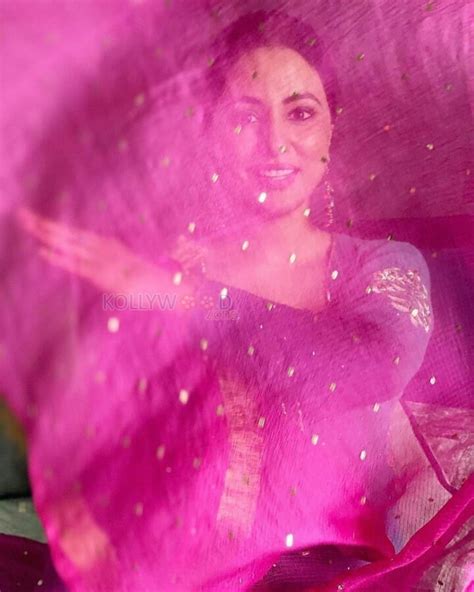 Naagin 5 Actress Hina Khan Photos 04 14238 Kollywood Zone