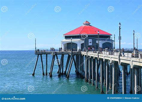 Huntington Beach California 19 Sept 2022 Bud And Genes Restaurant In