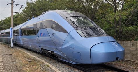 국내최고 시속 320km 현대로템 동력분산식 고속열차 Emu 320 출고