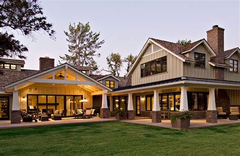 What Makes A Home A Modern Farmhouse This Years Hottest Trend