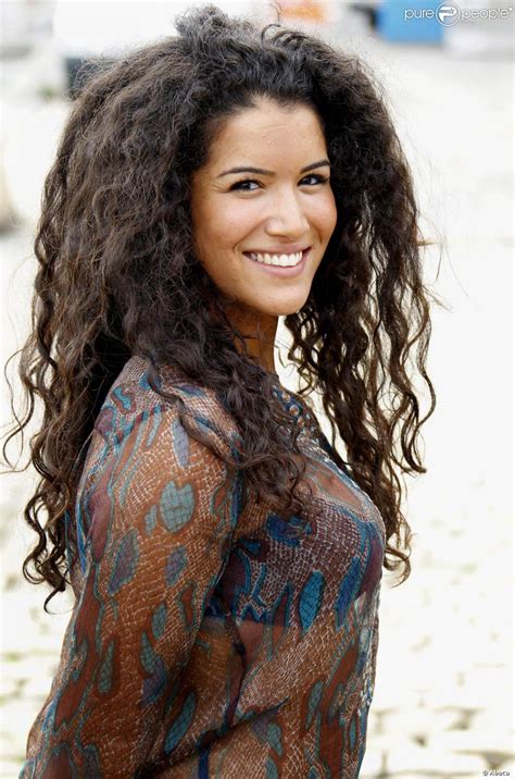 Écrivez pour Sabrina Ouazani dans le cadre de la collection Écrire pour