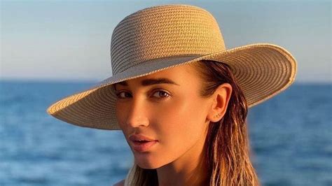 Ольга Бузова отказалась от каре и сменила имидж Певицы Каре Нарастить волосы