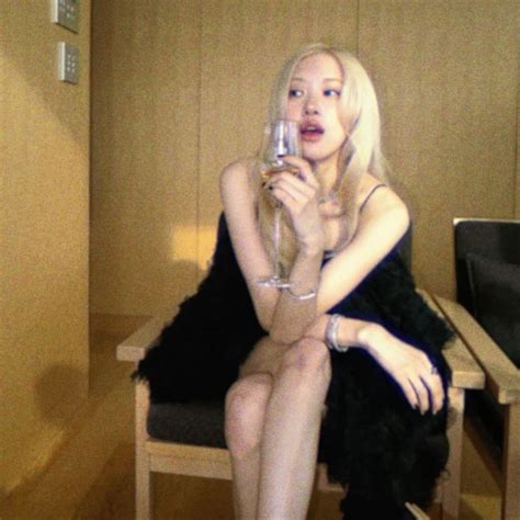 Rosé Roseanne Park Blackpink Kpop Korean Idols Korean Singer In 2024