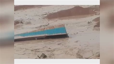 شکسته شدن سد انحرافی ، و‌ آب گرفتگی تجهیزات کارگاهی Breaking Of The