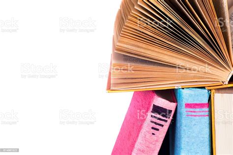 영업중 예약 스택 색상화 양장본 교재들 에 단궤 표 갈색에 대한 스톡 사진 및 기타 이미지 갈색 공부 과학 Istock