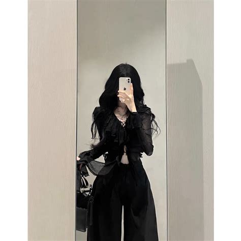畢旅穿搭 美拉德穿搭 秋天穿搭 早秋穿搭 藏不住的套裝 套裝女2023夏季新款設計感荷葉邊開衫辣妹上衣高腰顯瘦西裝闊腿褲 蝦皮購物
