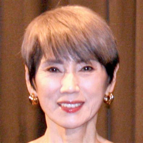 食道がんの秋野暢子、スキンヘッド姿をブログに公開「副作用で毛が抜ける前剃っちゃた」 スポーツ報知