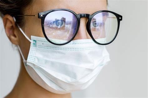 Trucos para que no se empañen las gafas con la mascarilla Belleza
