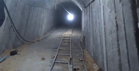 Vídeo Forças de Israel descobrem o maior túnel do Hamas