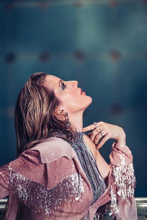 Ellie Goulding Single Hate Me