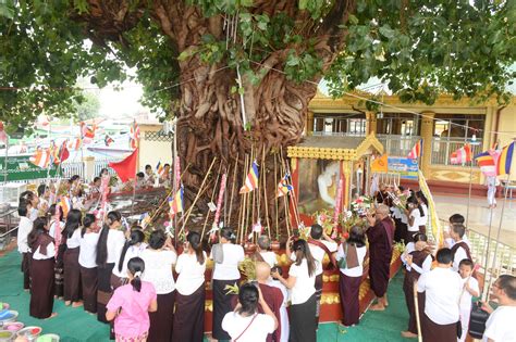 သထုံရွှေစာရံစေတီတော်မြတ်ကြီး၌ ကဆုန်ညောင်ရေသွန်းပွဲတော် ကျင်းပ Myanmar