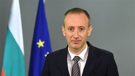 Пълна забрана със закон на телефоните в училище дори в междучасието