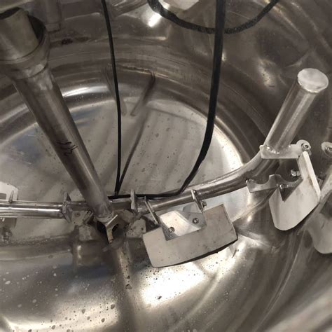 중국 난방 및 절연 층이있는 혼합 탱크 제조업체 공급 업체 공장 난방 및 절연 층이있는 맞춤형 혼합 탱크 도매 E Tech