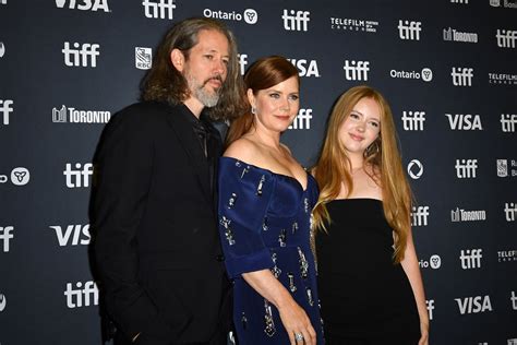 Amy Adams Steps Out With Husband Darren Daughter Aviana At Tiff Photos Abc News