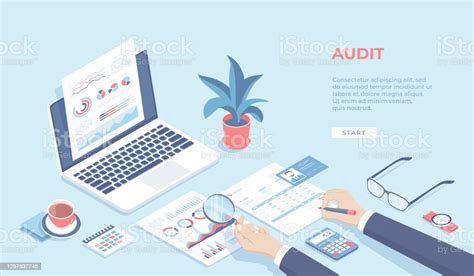 감사 개념입니다 사업가 감사원은 재무 문서를 검사하고 보고서 양식을 작성합니다 돋보기와 남자의 손 노트북 그래픽 차트 달력 계산기 데스크톱 등대 3d 벡터 3차원 형태에
