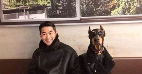 배정남 도베르만 벨과 커플 무스탕 인증샷 딸래미 멋져요