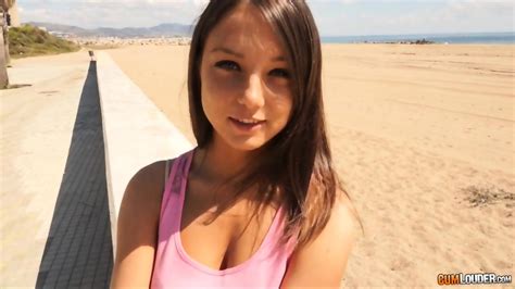 Foxy Di Had Sex With The Man She Met On The Beach At The Hotel For