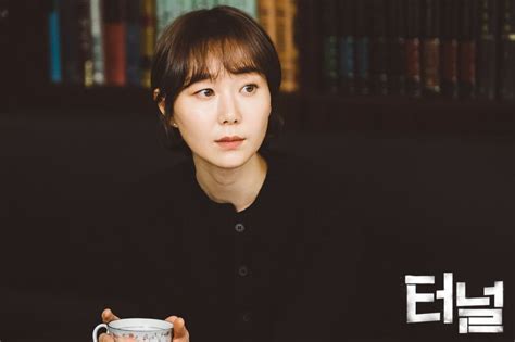 《隧道》女星上傳「熱戀床照」 網友嚇到：這真的能po？ 火線now星聞 娛樂 Nownews今日新聞