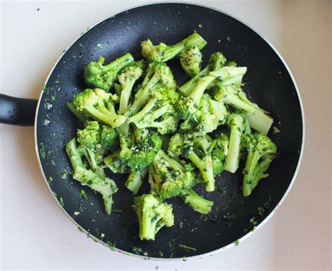 The Happy Glut Broccoli With Olive Oil And Garlic