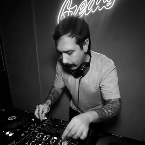 Super Wobble 13 Anos Convida Nikki Nair Rio De Janeiro · Ingressos Shotgun