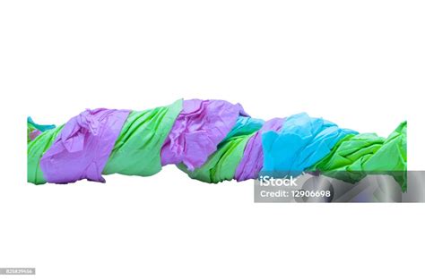 많은 색상 검은색 재활용 및 우리의 자원 클리핑 경로 낭비의 상징에 주름된 종이 공 0명에 대한 스톡 사진 및 기타 이미지