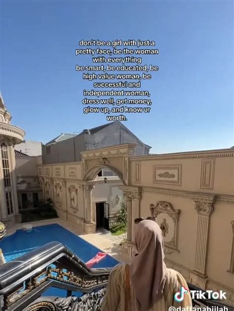 10 Potret Rumah Mewah Bak Istana Disney Milik Sultan Sidoarjo Bikin