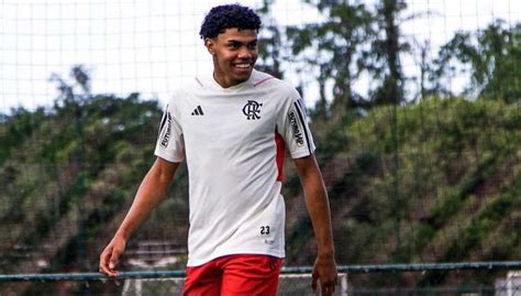 Jo O Victor Tenta No Flamengo Repetir Destaque Na Copinha De