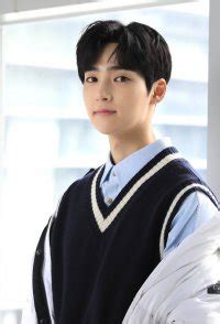 Baek Seo Hoo Picture Hancinema